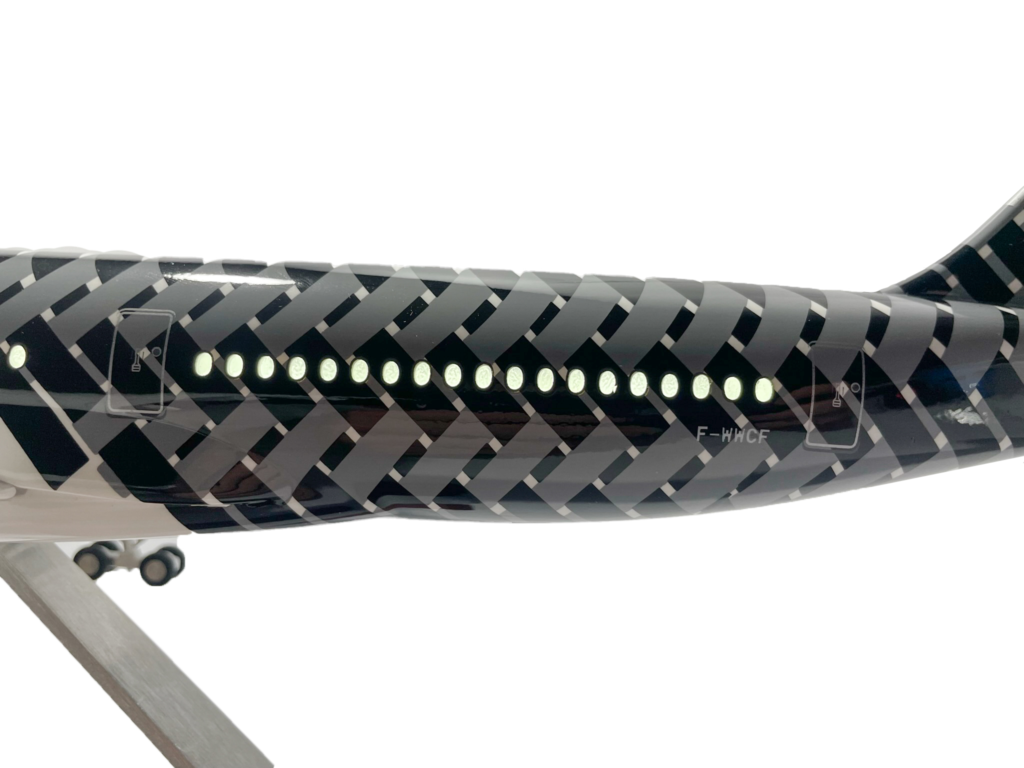 Aircraft Buyer Models Scale 1/142 Large Airplane Airbus A350-900 WXB ...