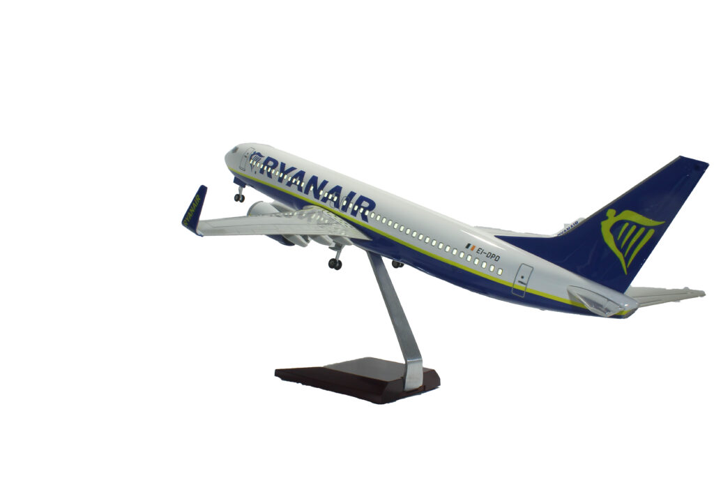 Aircraft Buyer Models Scale 1/85 Large Airplane Boeing 737-800 Ryanair ...